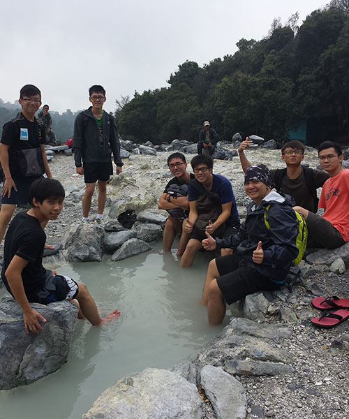 Overseas Teambuilding - Happy Sparrow